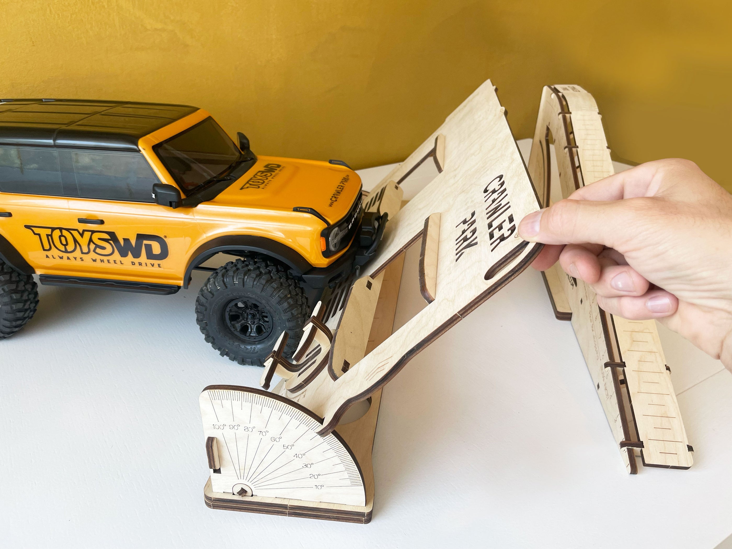 ToysWD Crawler Park Set-up system table 1/10 & 1/12 scale rc crawler p ...